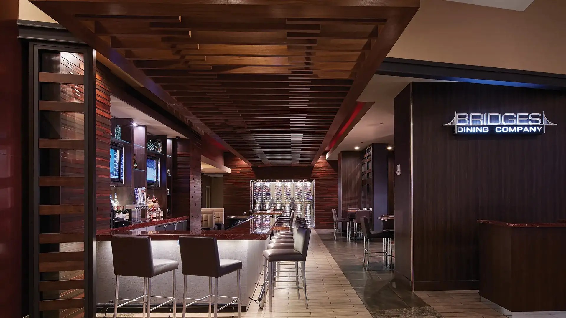 Top Steakhouse & Breakfast in Metropolis - Bridges Dining Company