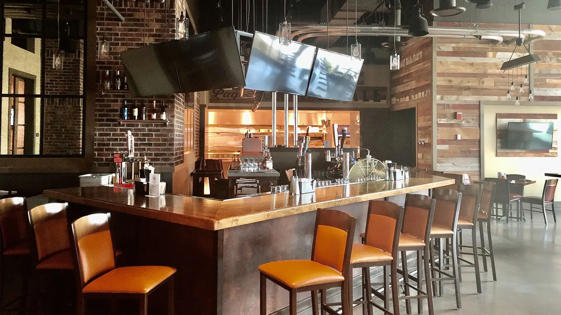 The Brew Brothers - Microbrews & Pub Fare in Waterloo at Isle Casino