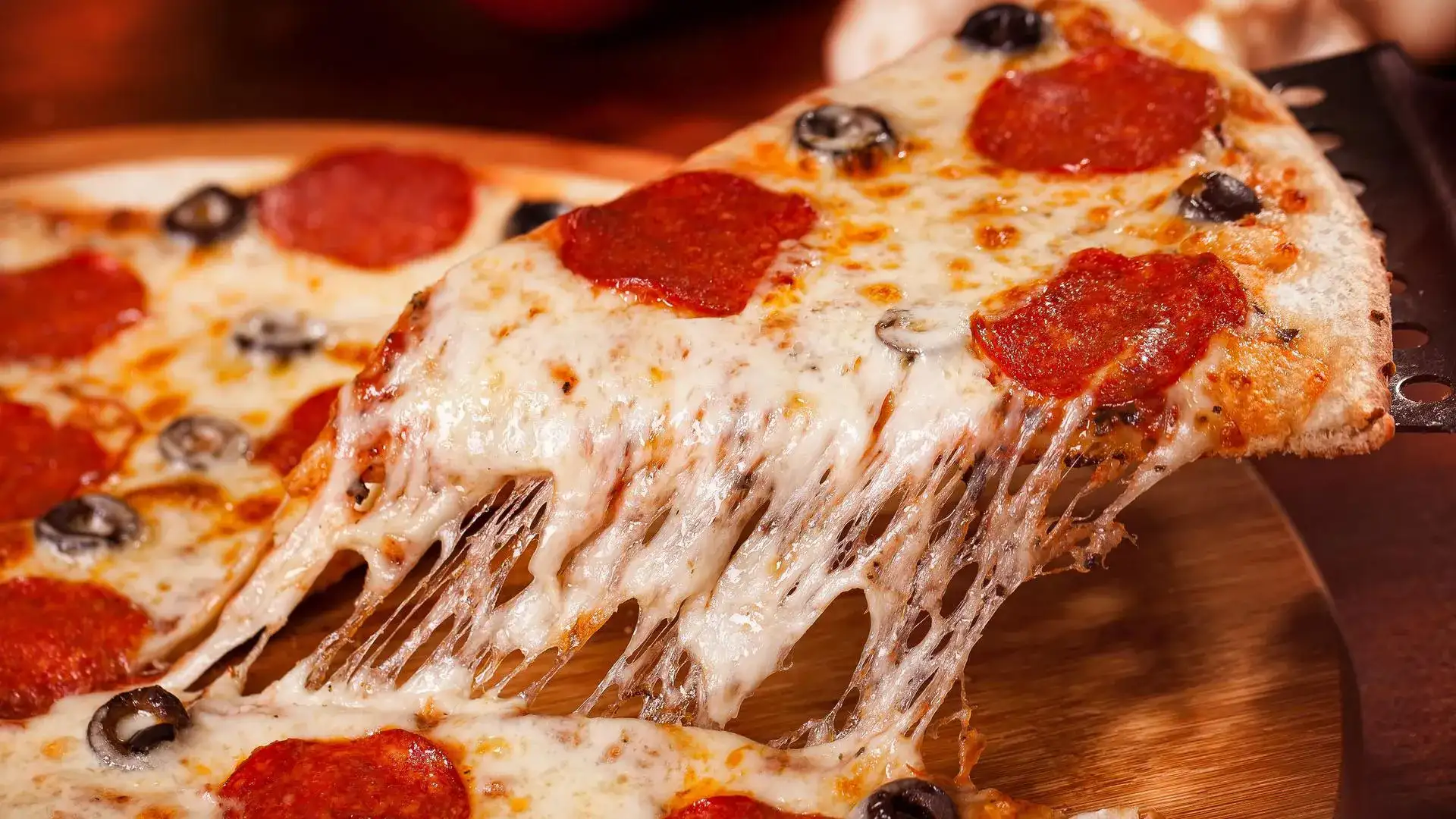 Hidden Pizza - Classic Pizza by the Slice in Waterloo at Isle Casino